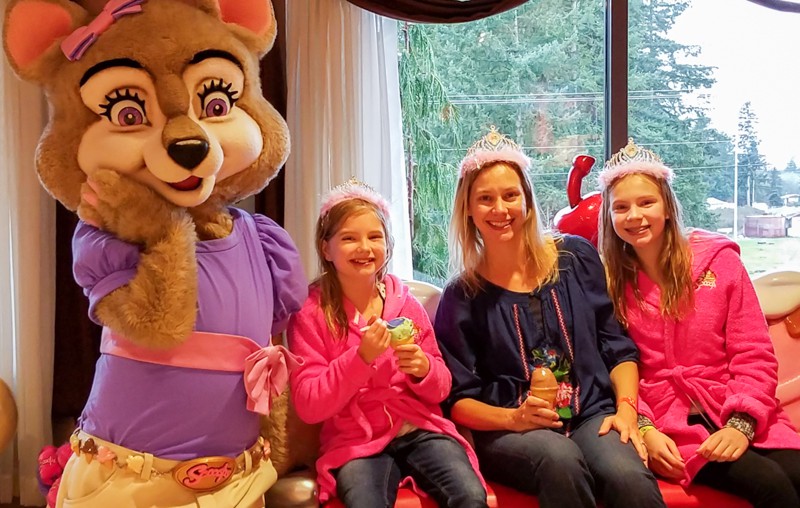 Plan a Holiday Family Getaway to Snowland at Great Wolf Lodge